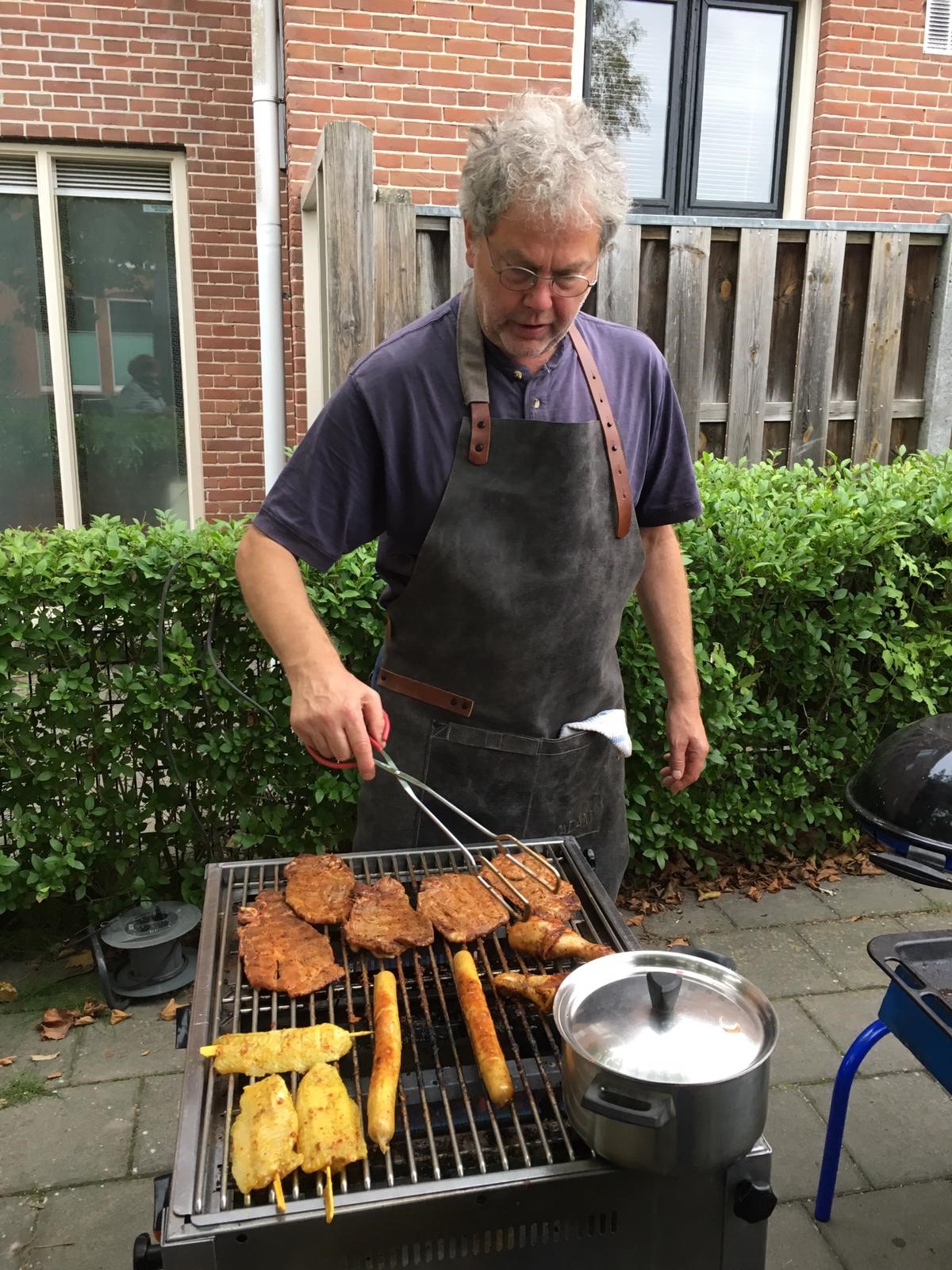 zomervakantie afgesloten met de buurt BBQ - Oranjebuurt Assen